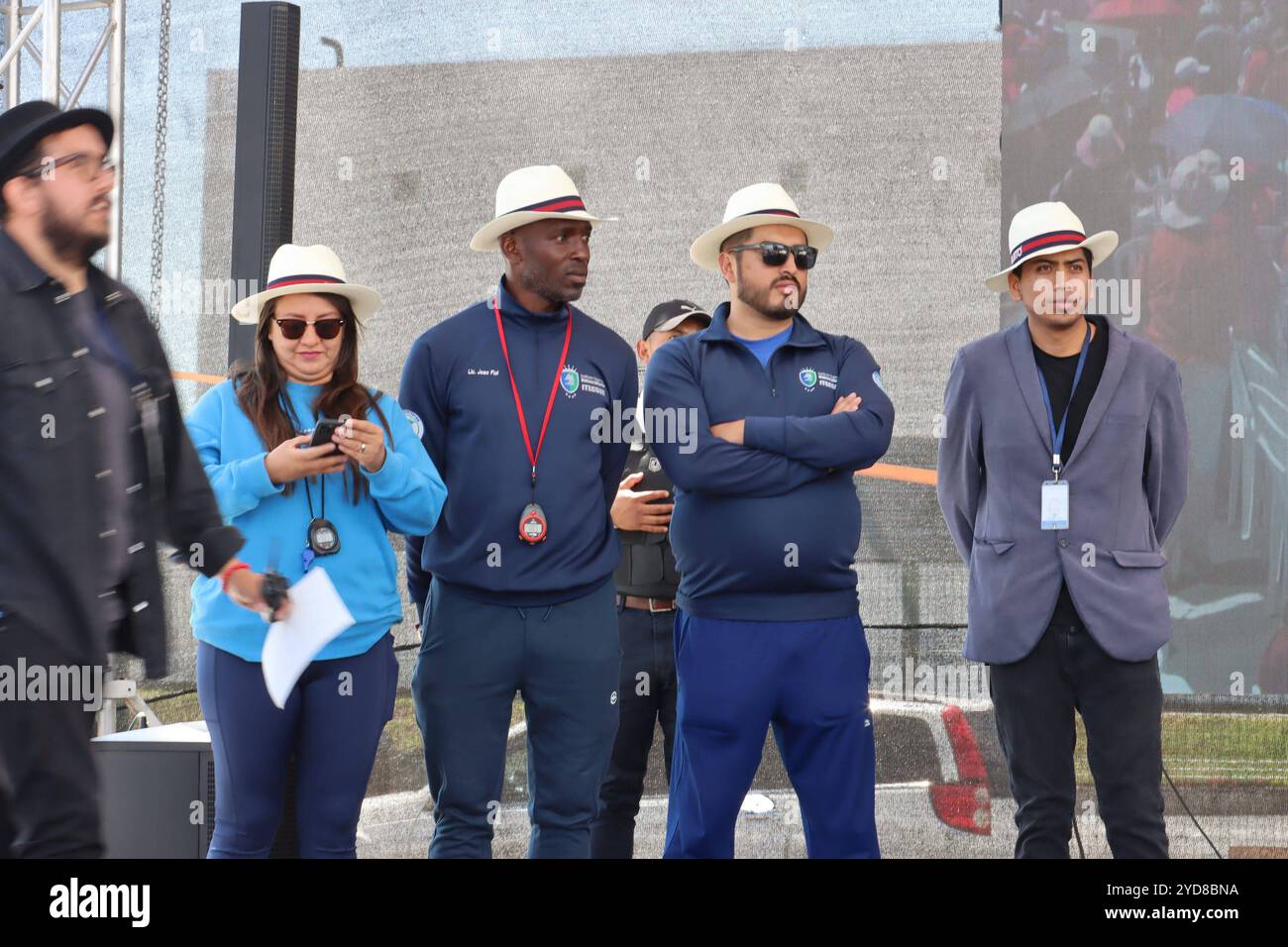 UIO GUINNESS DRAWING RECORD Quito, October 25, 2024 Hundreds of people ...