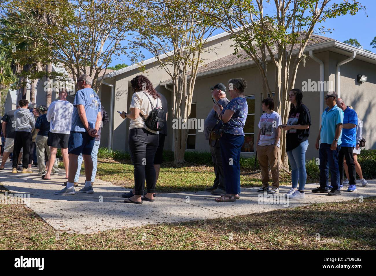 St. Johns, Florida, USA, 25th Oct, 2024, Early voting for 2024 US ...