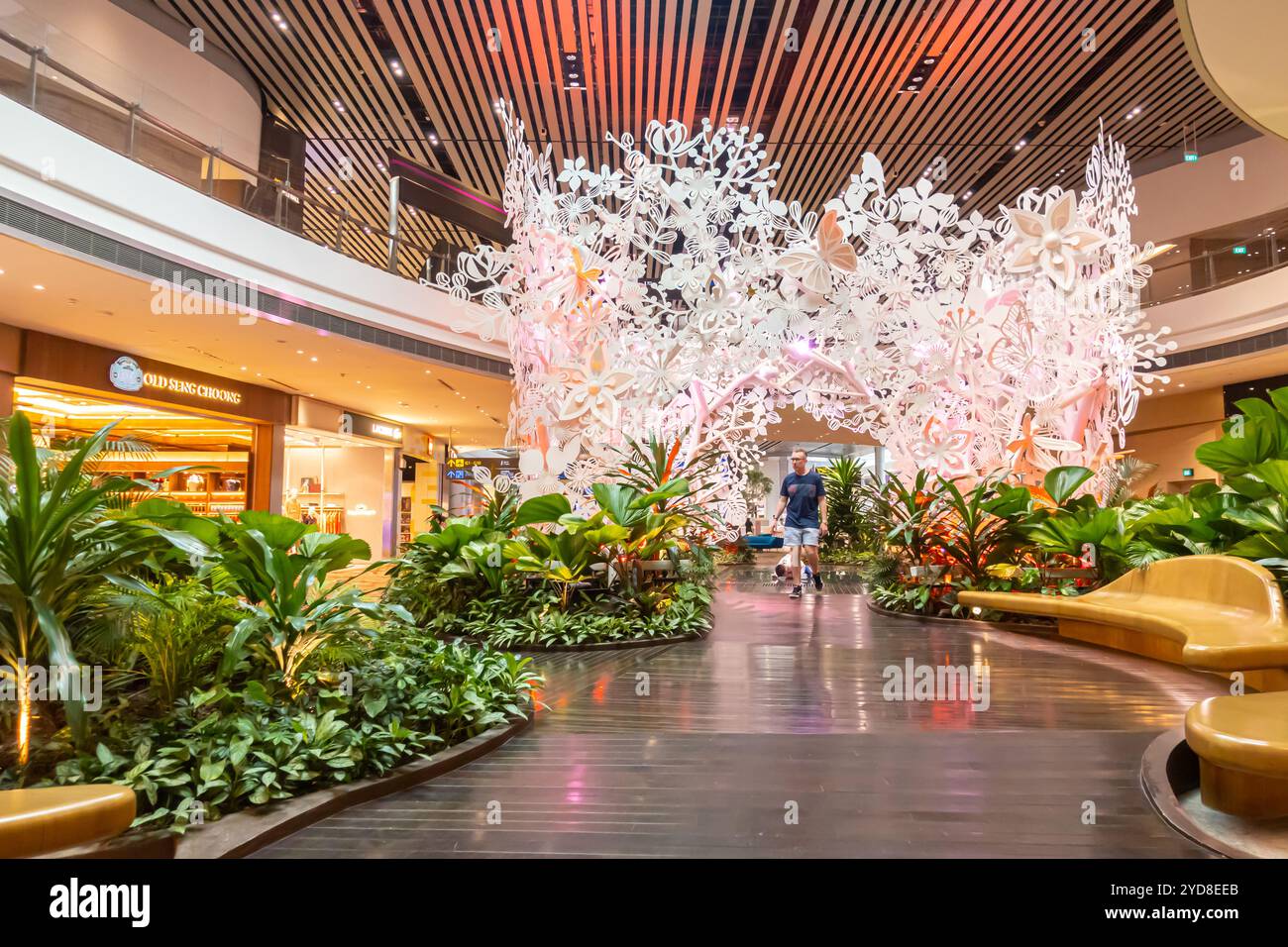 Steel in Bloom installation in Singapore Changi Airport Terminal 4 ...