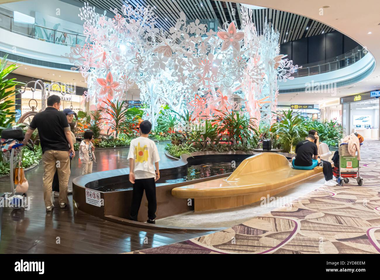 Steel in Bloom installation in Singapore Changi Airport Terminal 4 ...