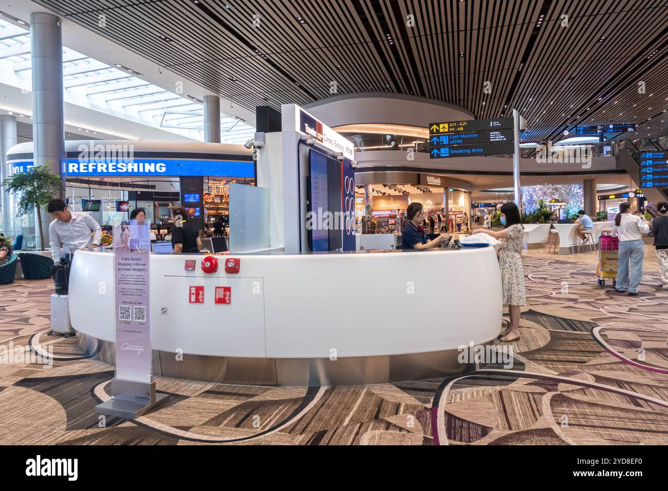 Currency exchange stand, Singapore Changi Airport Terminal 4 Stock ...