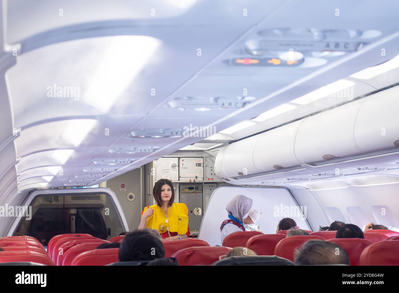 Airasia airbus 320 aircraft hi-res stock photography and images - Alamy