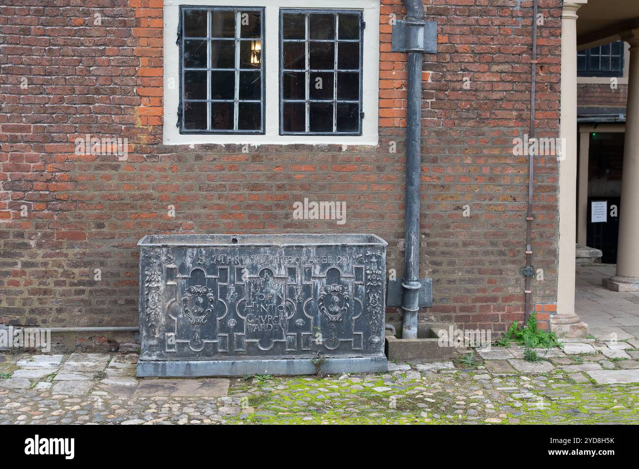 Ham, Richmond-upon-Thames, Surrey, UK. 21st October, 2024. A lead ...