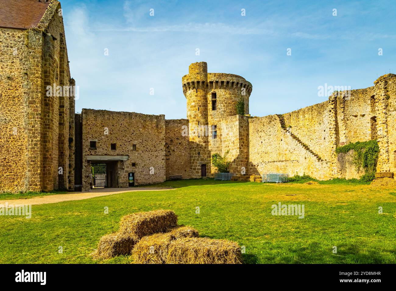 Medieval paris walls hi-res stock photography and images - Alamy