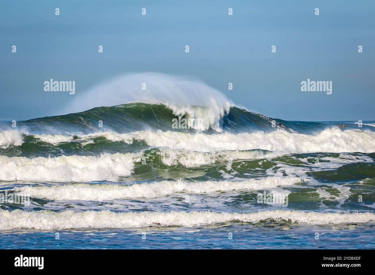 Big_waves hi-res stock photography and images - Alamy