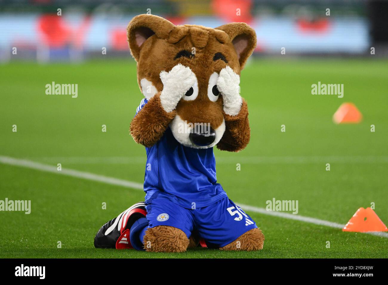 Nottingham forest mascot hi-res stock photography and images - Alamy