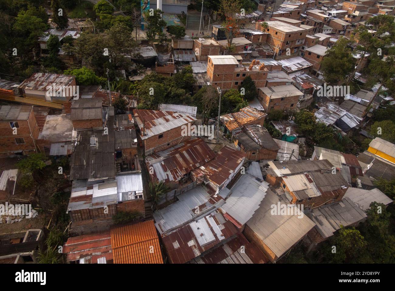 Slums in city medellin colombia hi-res stock photography and images - Alamy