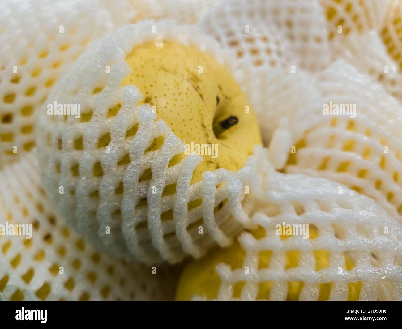 Apple foam net hi-res stock photography and images - Alamy