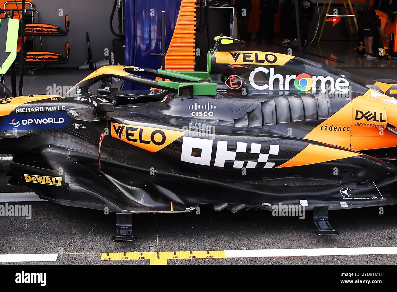 McLaren F1 Team MCL38, mechanical detail floor bodywork, carrosserie ...