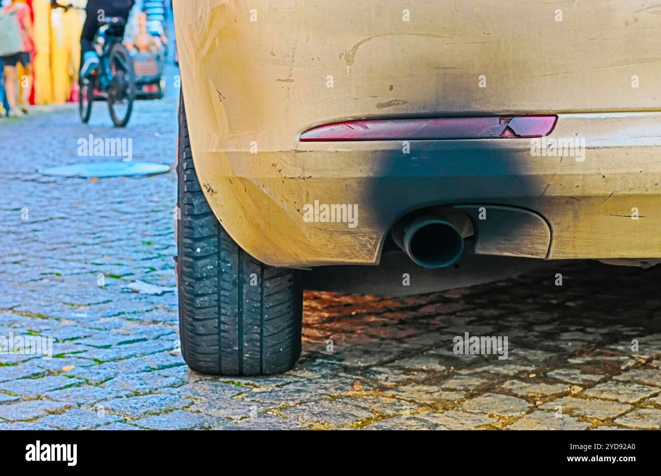 Car exhaust pollution hi-res stock photography and images - Alamy