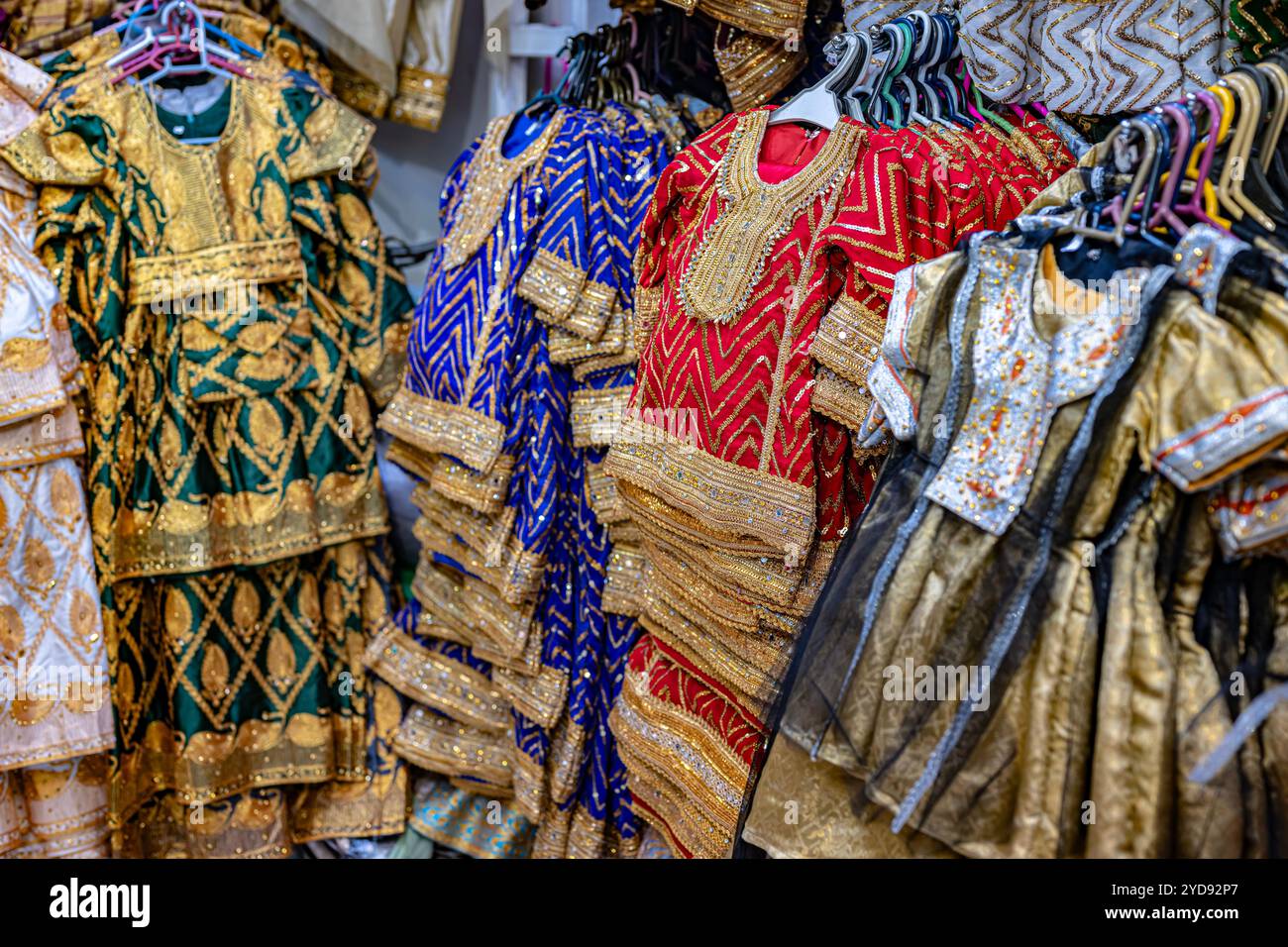 Omani clothes hi-res stock photography and images - Alamy