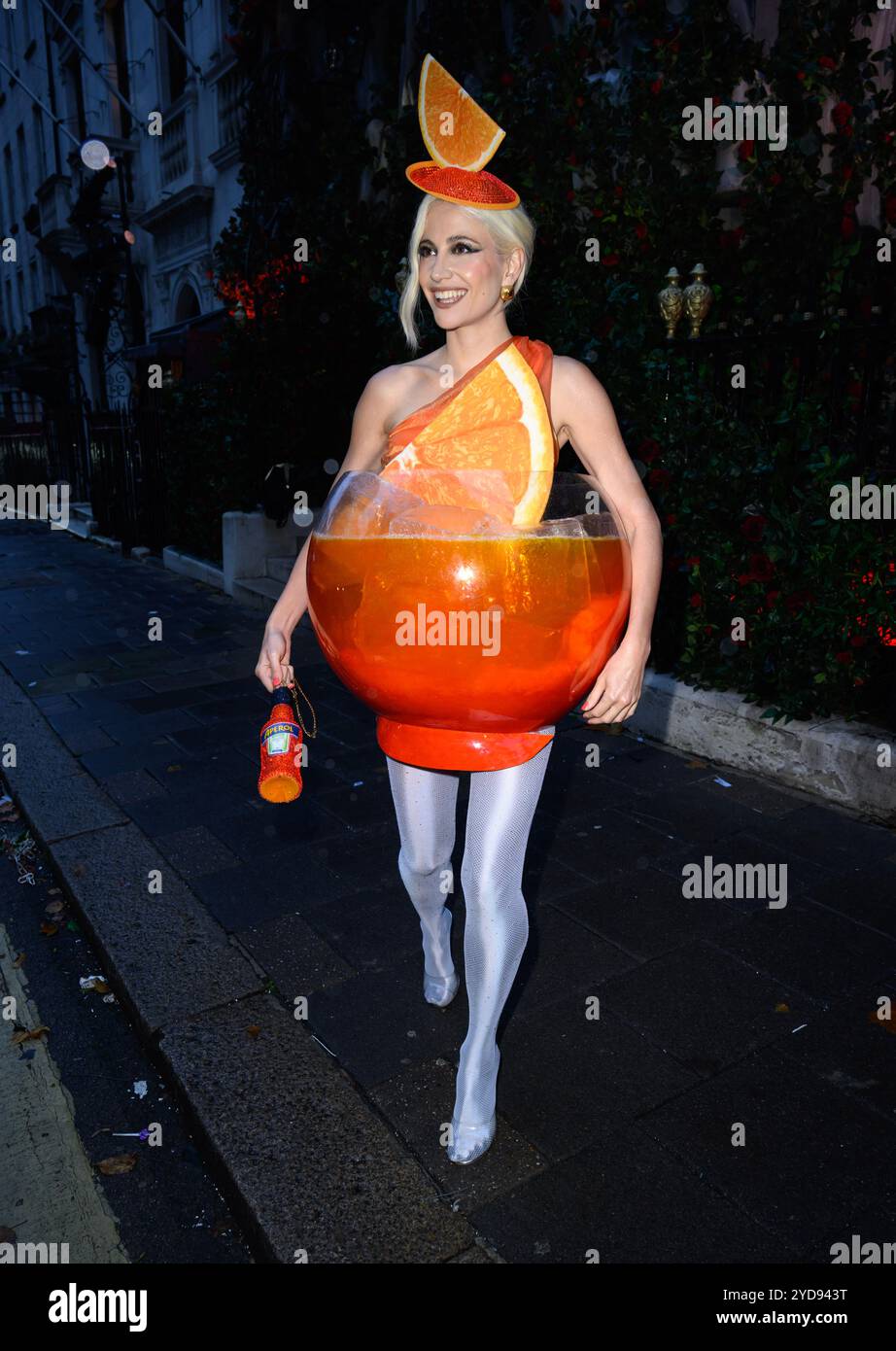 Annabel's london 2024 hi-res stock photography and images - Alamy