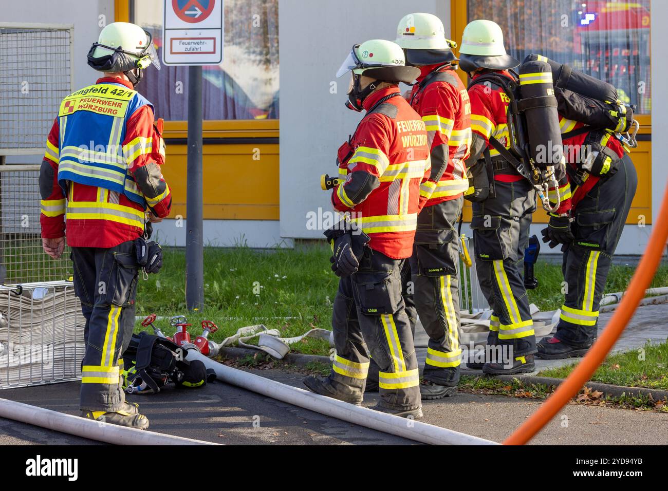 Grombuehl, Deutschland. 25th Oct, 2024. GER, Grombuehl, Roof truss fire ...