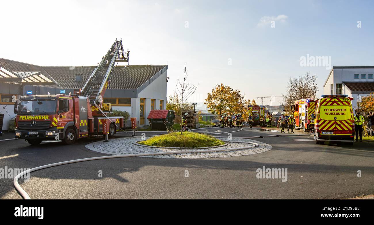 Grombuehl, Deutschland. 25th Oct, 2024. GER, Grombuehl, Roof truss fire ...