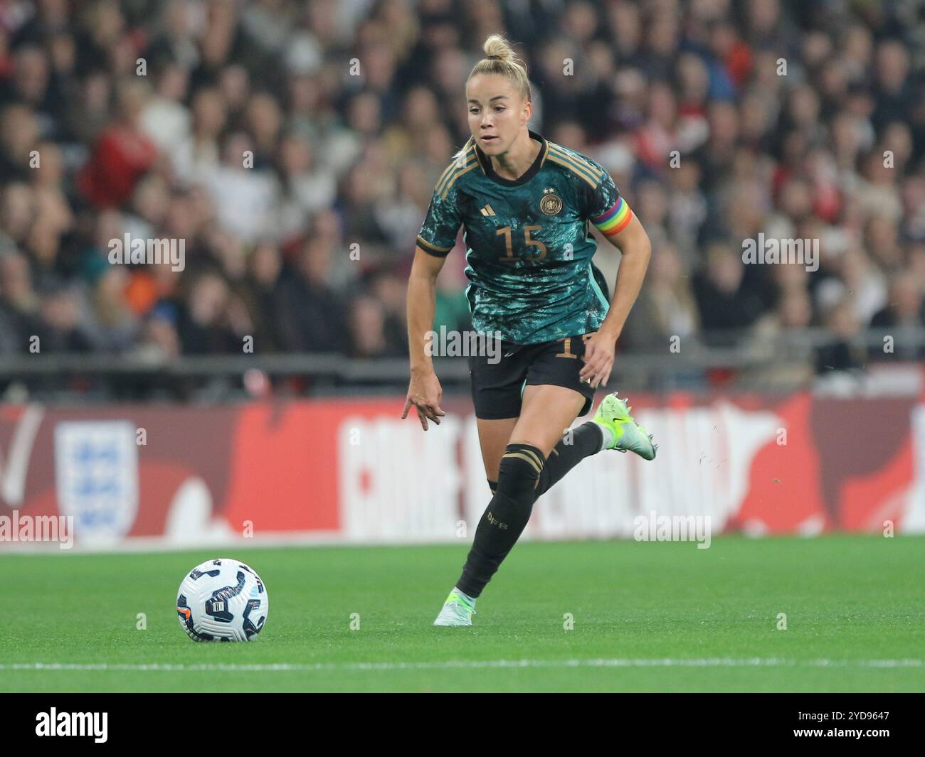 North London, United Kingdom. 25 October, 2024. Giulia Gwinn of Germany ...