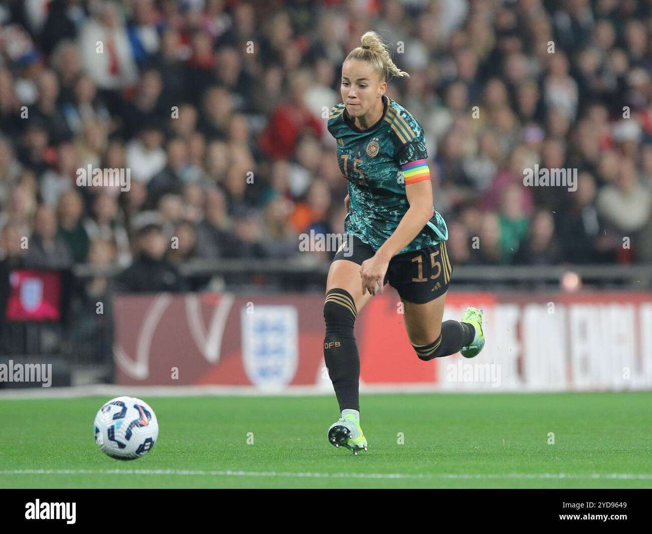 North London, United Kingdom. 25 October, 2024. Giulia Gwinn of Germany ...