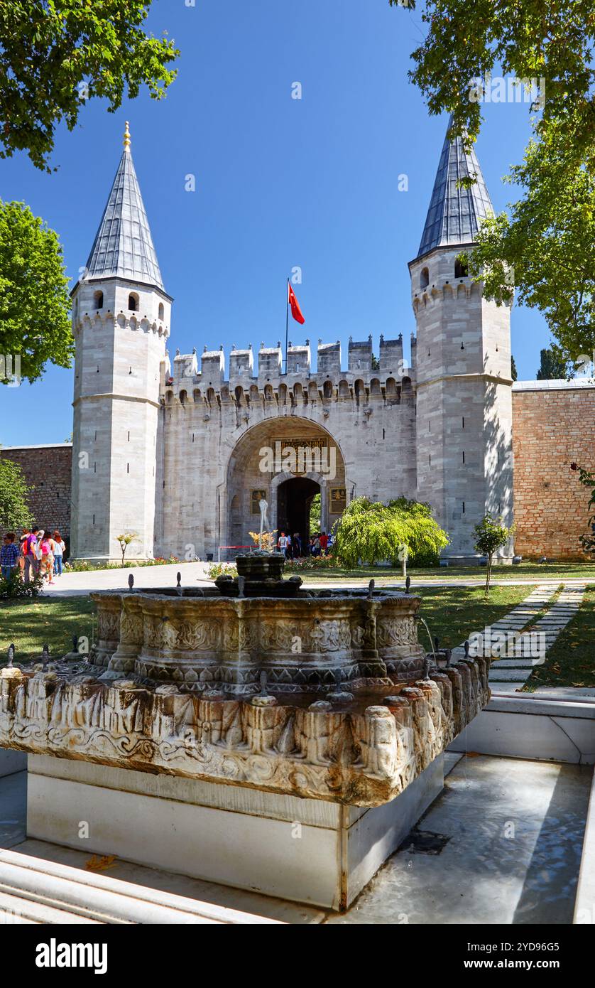 Topkapi Palace, Gate of Salutation, Istanbul Stock Photo - Alamy