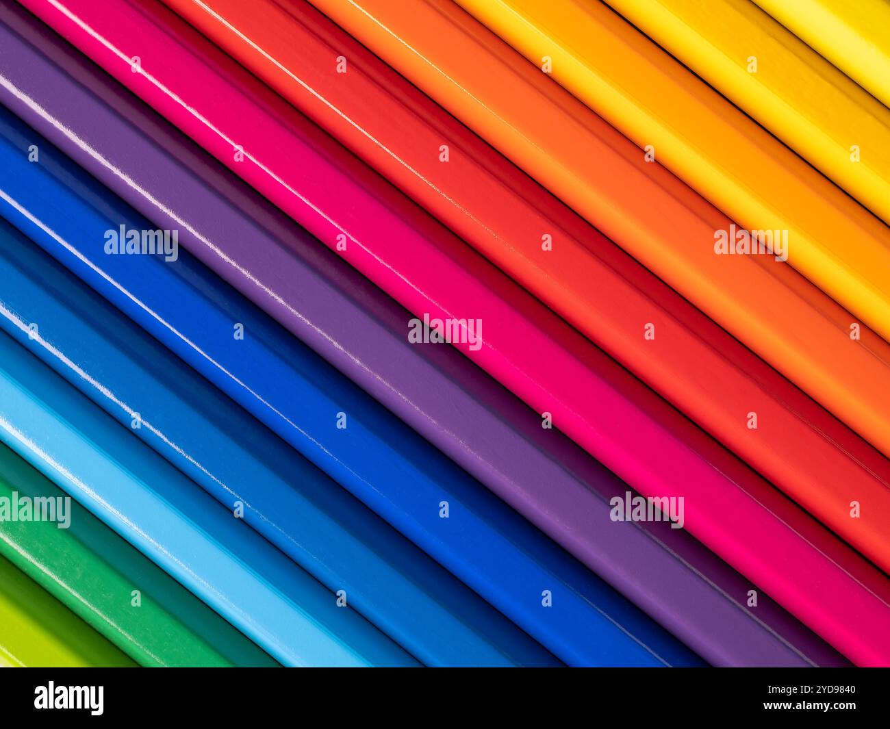 Arrangement of colored pencils in a diagonal row Stock Photo - Alamy