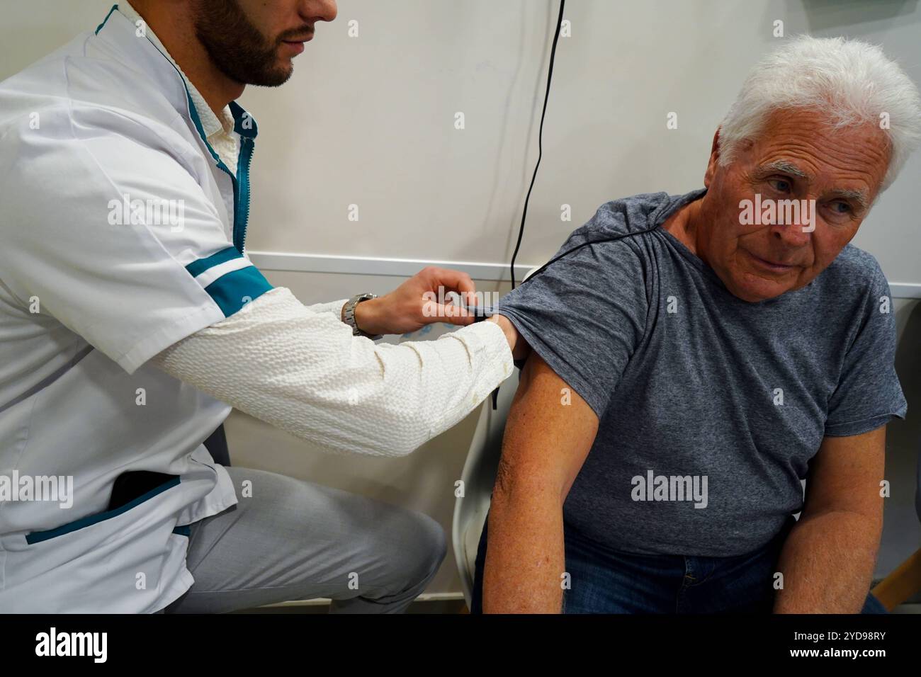 Physiotherapy center specializing in shoulder pathology before or after ...