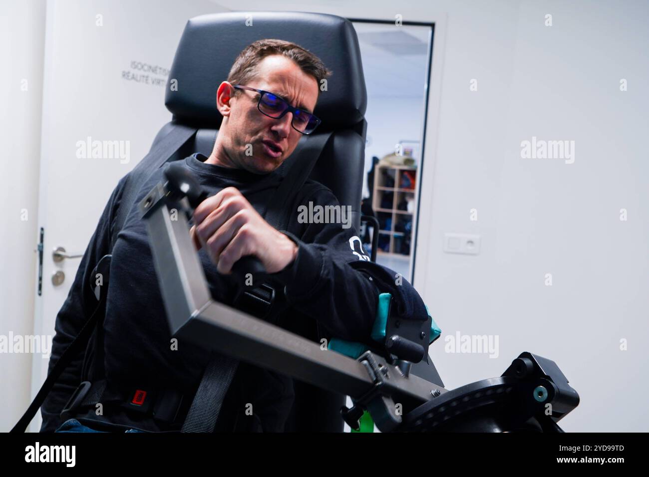 Physiotherapy center specializing in shoulder pathology before or after ...