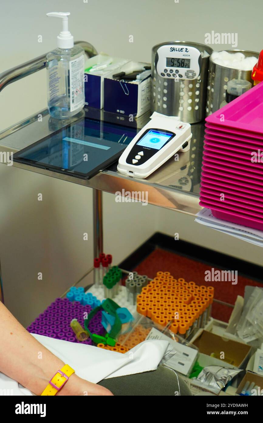 Blood analyzes in a laboratory with the LabPad system, a portable ...