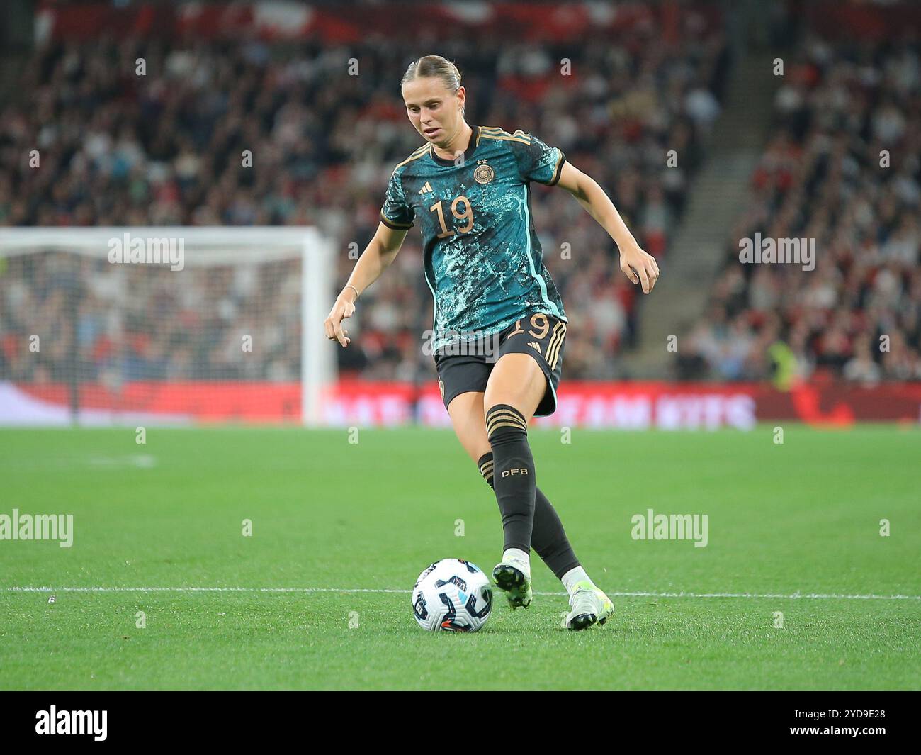 North London, United Kingdom. 25 October, 2024. Klara Bühl of Germany ...