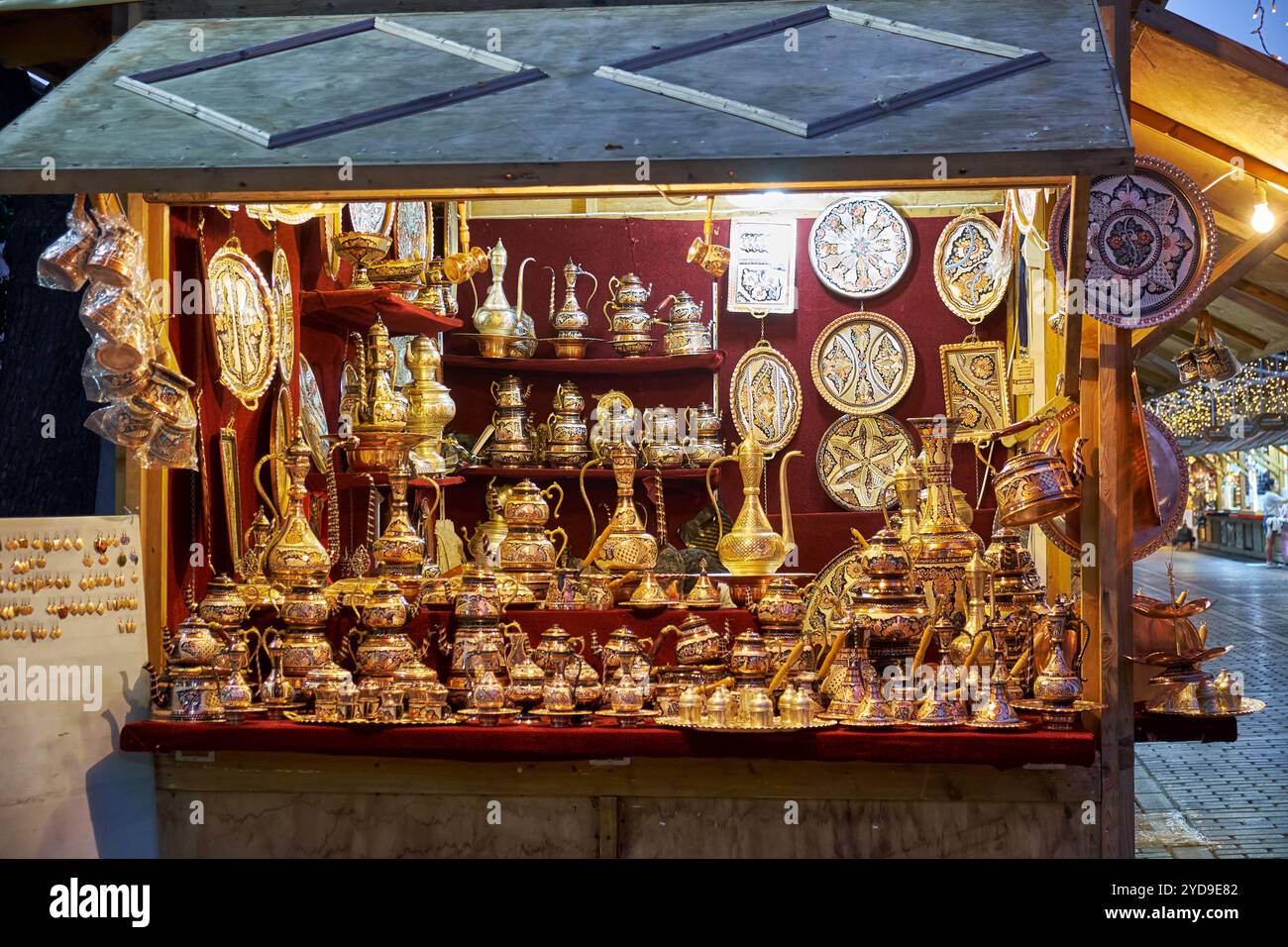 The Copper shop in the Ramadan Bazaar. Istanbul Stock Photo - Alamy