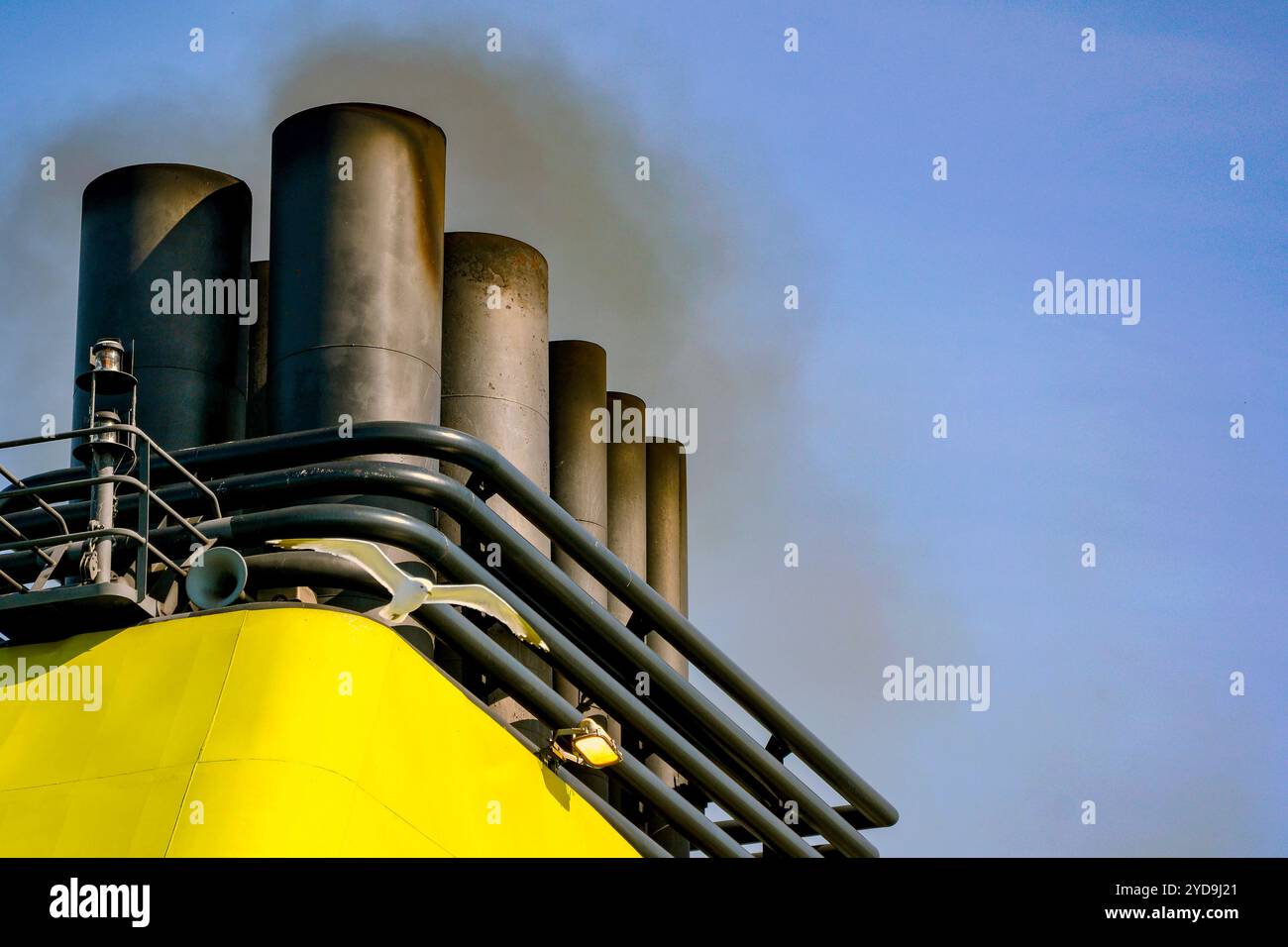 Ship with chimney hi-res stock photography and images - Alamy