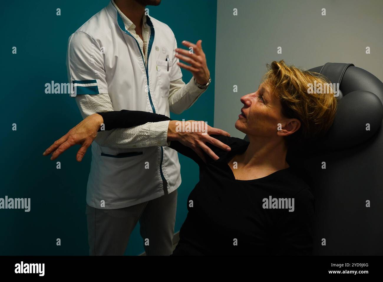 Physiotherapy center specializing in shoulder pathology before or after ...