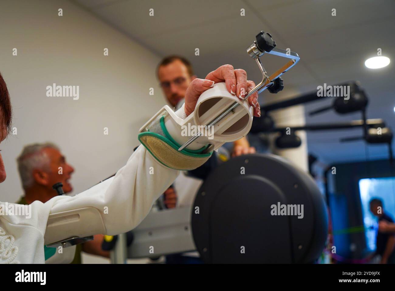 Physiotherapy center specializing in shoulder pathology before or after ...