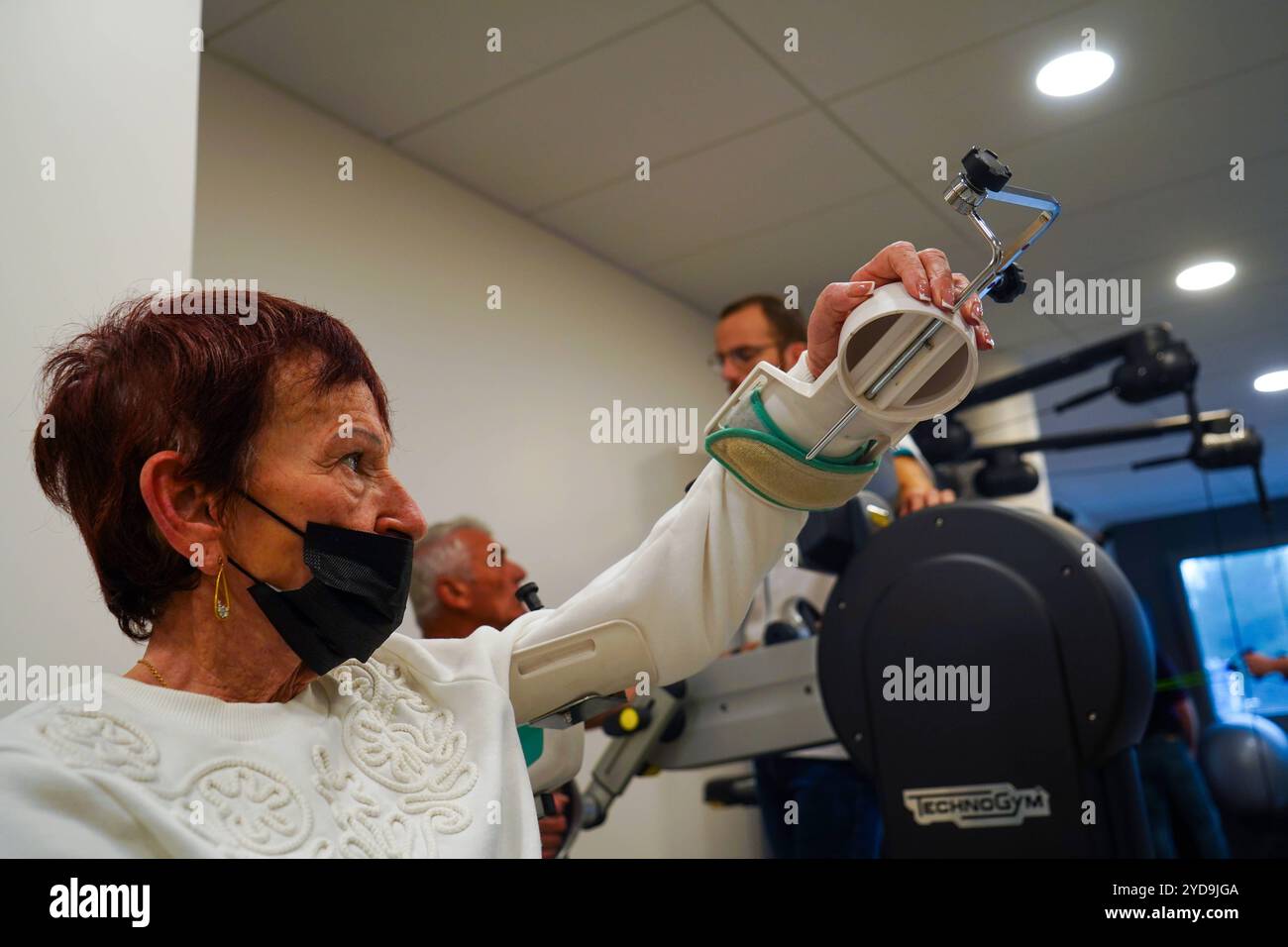 Physiotherapy center specializing in shoulder pathology before or after ...