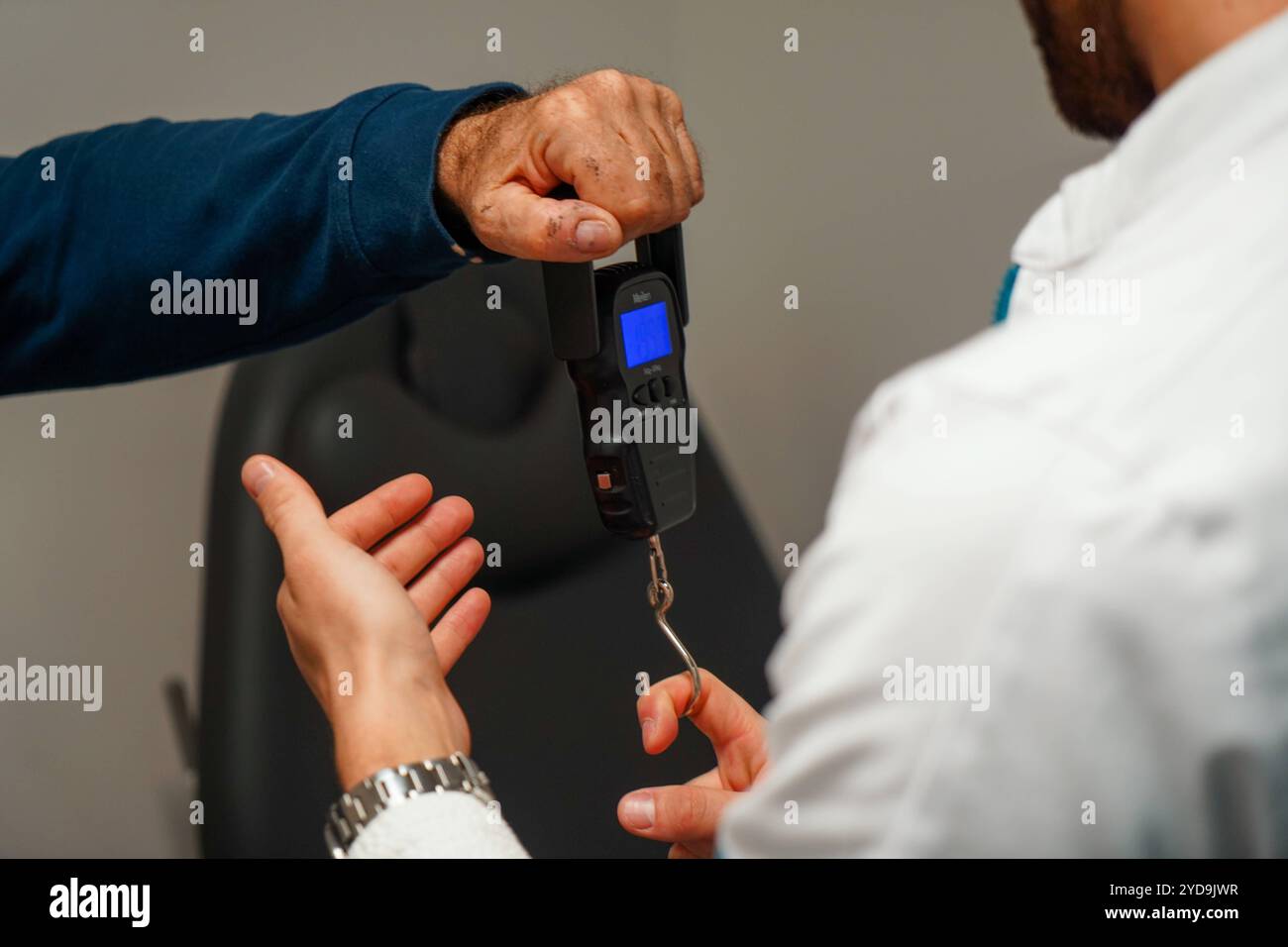 Kraftmesser hi-res stock photography and images - Alamy