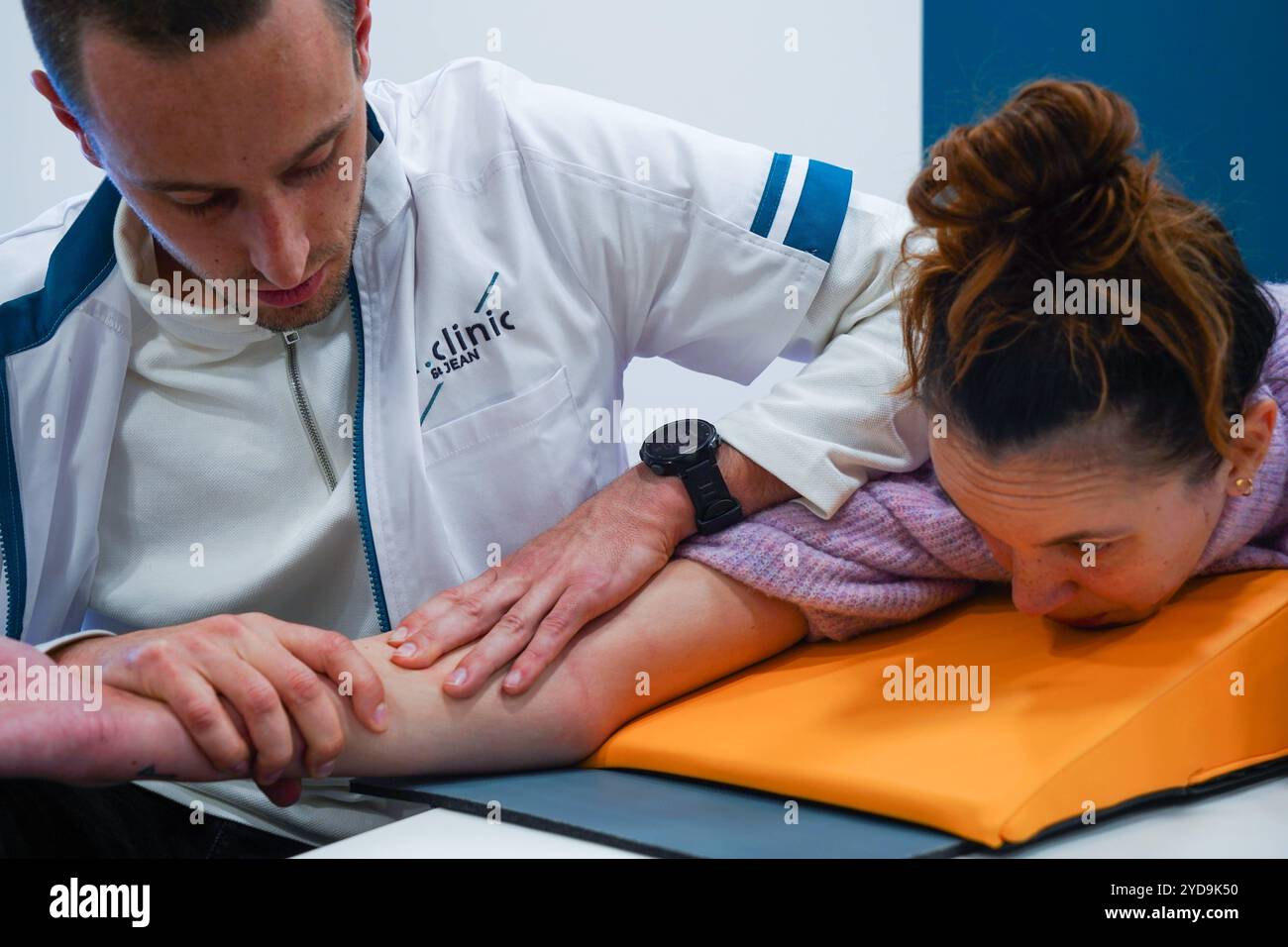 Physiotherapy center specializing in shoulder pathology before or after ...