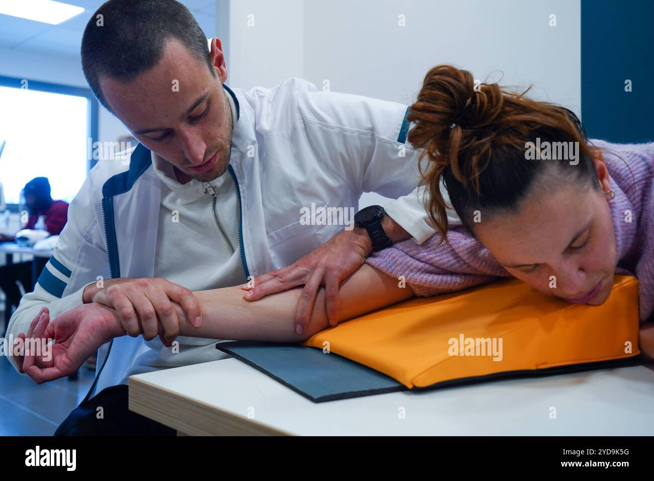 Physiotherapy center specializing in shoulder pathology before or after ...