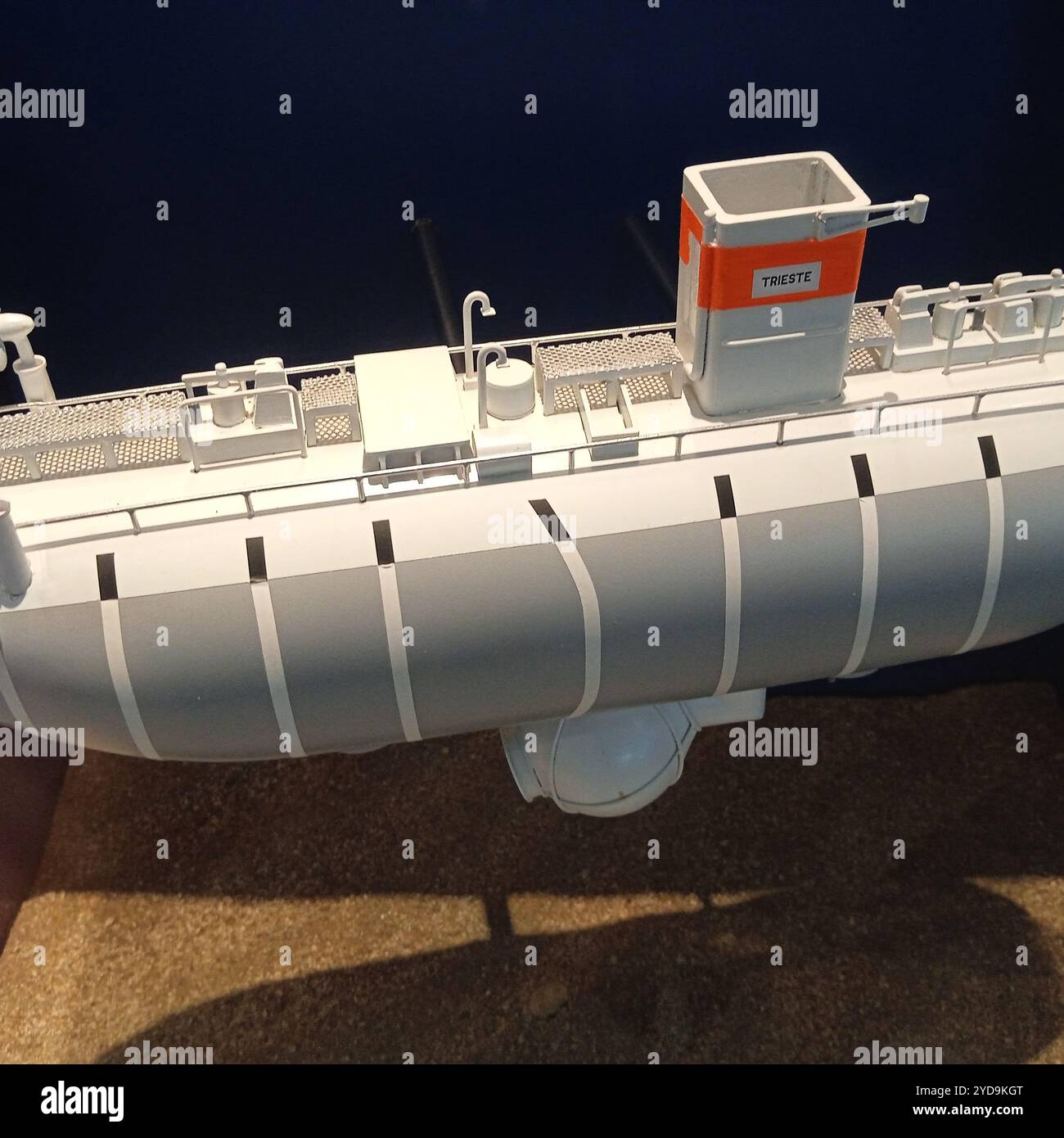 Submarine vehicle underwater hi-res stock photography and images - Alamy