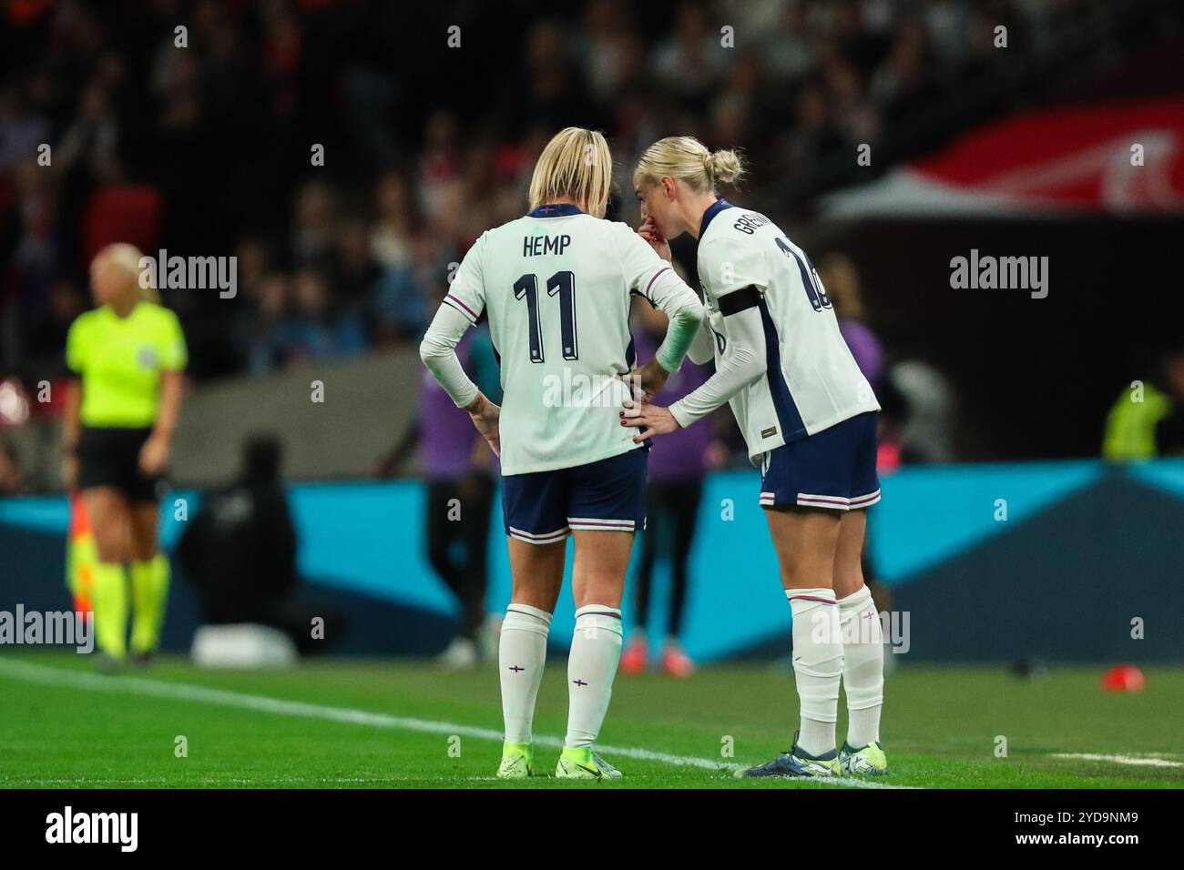 London, UK. 25th Oct, 2024. Alex Greenwood of England talks to Lauren ...
