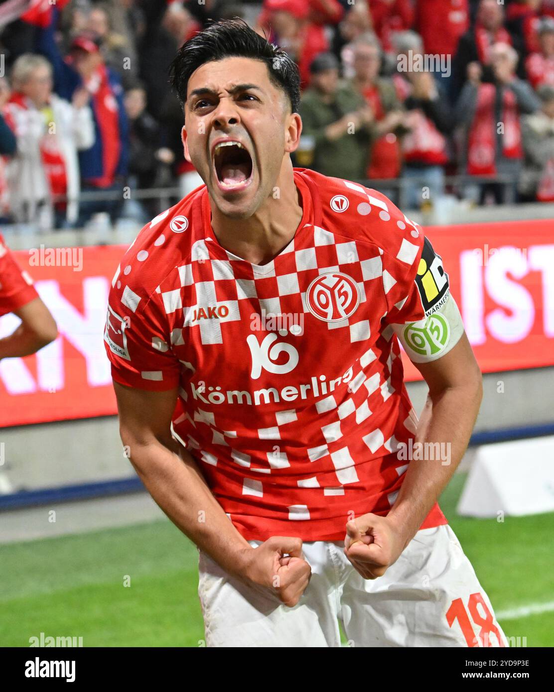 Mainz, Germany. 25th Oct, 2024. Soccer: Bundesliga, FSV Mainz 05 ...