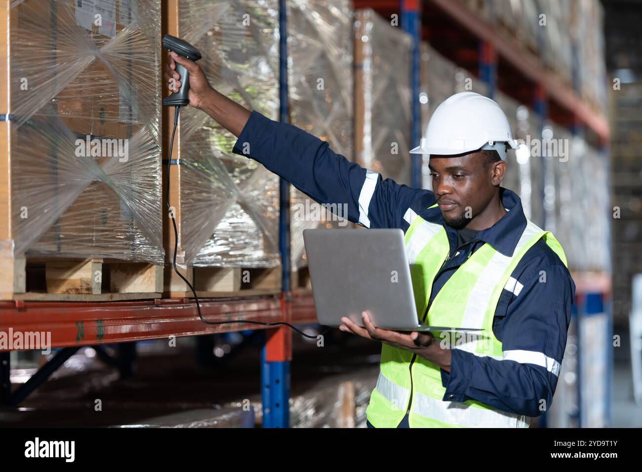 Black foreman in auto parts hi-res stock photography and images - Alamy