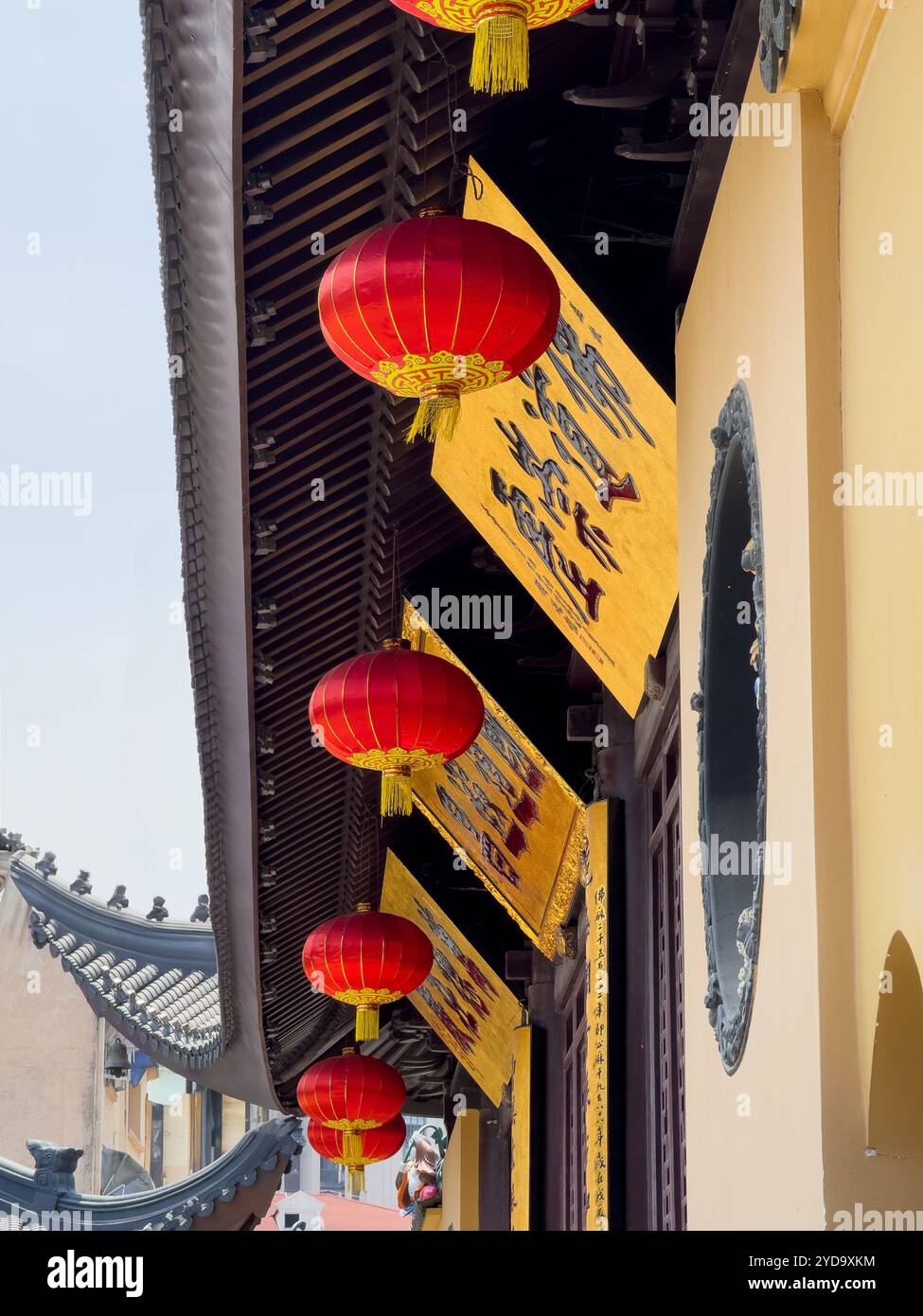 The beauty of Traditional Chinese Lanterns and Banners in Historic ...