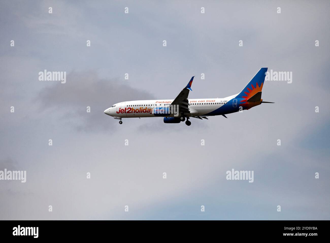 Boeing 737-8MG, G-JZBP Stock Photo - Alamy