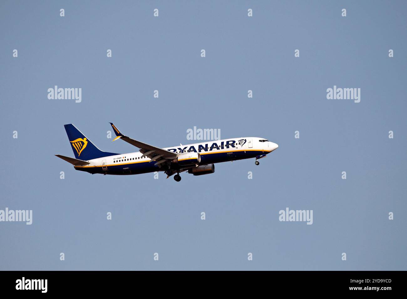 EI-DWM, Boeing 737-8AS, Ryanair short range aircraft Stock Photo - Alamy
