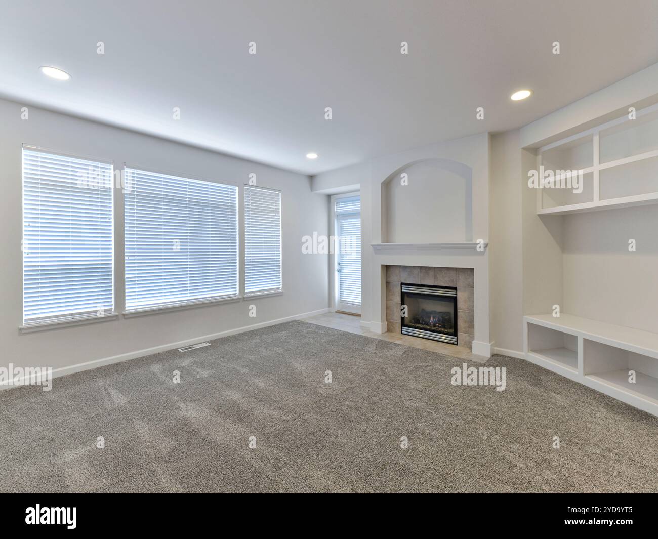 Modern residential empty living room interior Stock Photo - Alamy