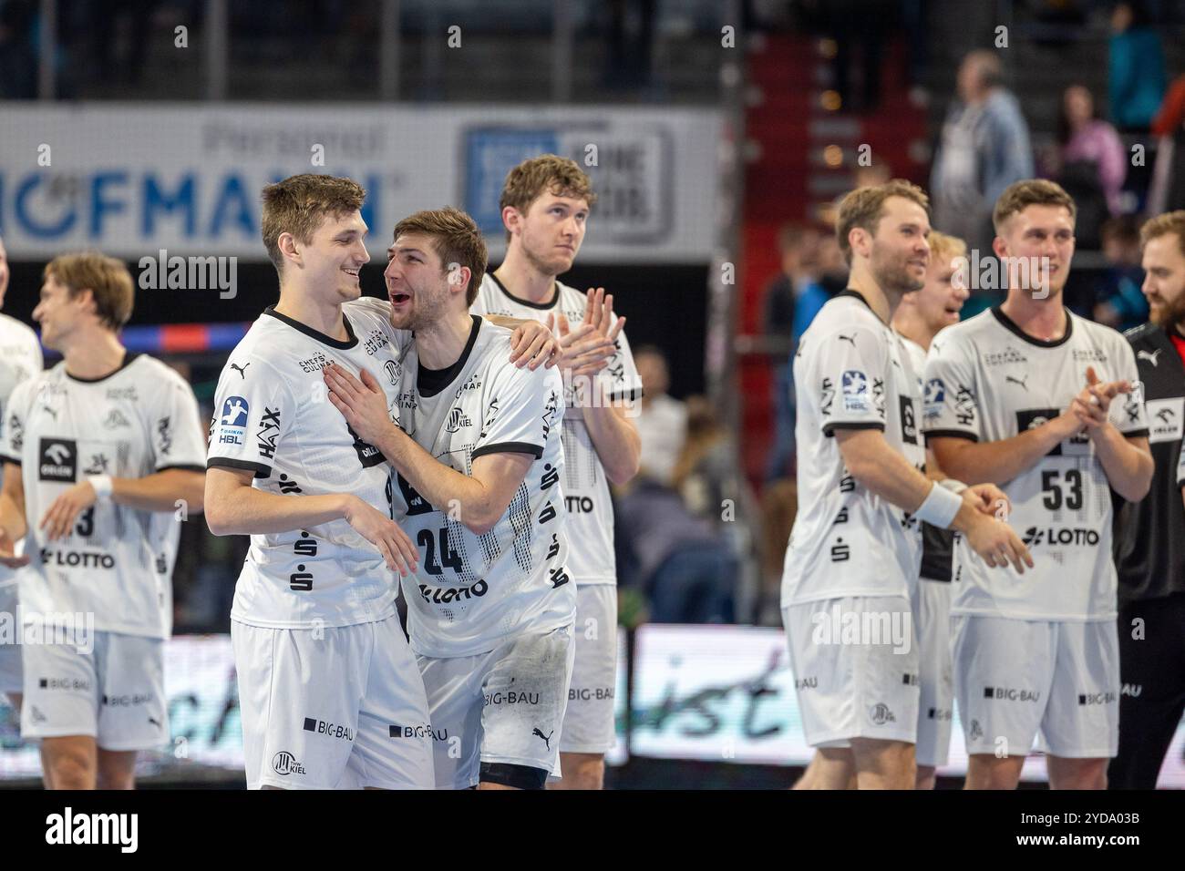 Freude nach dem sieg Lukas Zerbe (THW Kiel, #24) Nikola Bilyk (THW Kiel, #53) Henri Pabst (THW ...