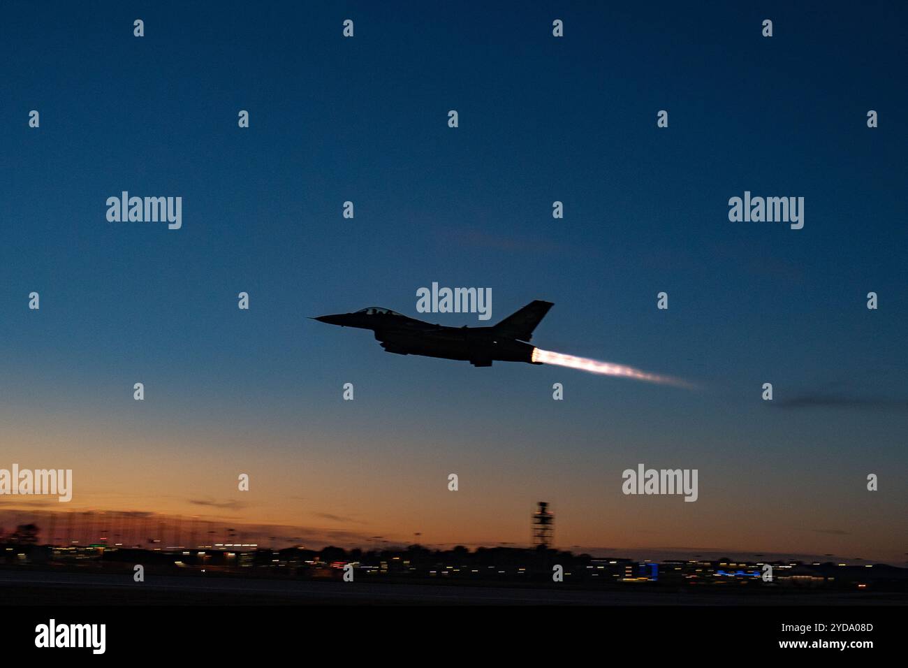 A 114th Fighter Wing F-16 Fighting Falcon takes off at Joe Foss Field ...