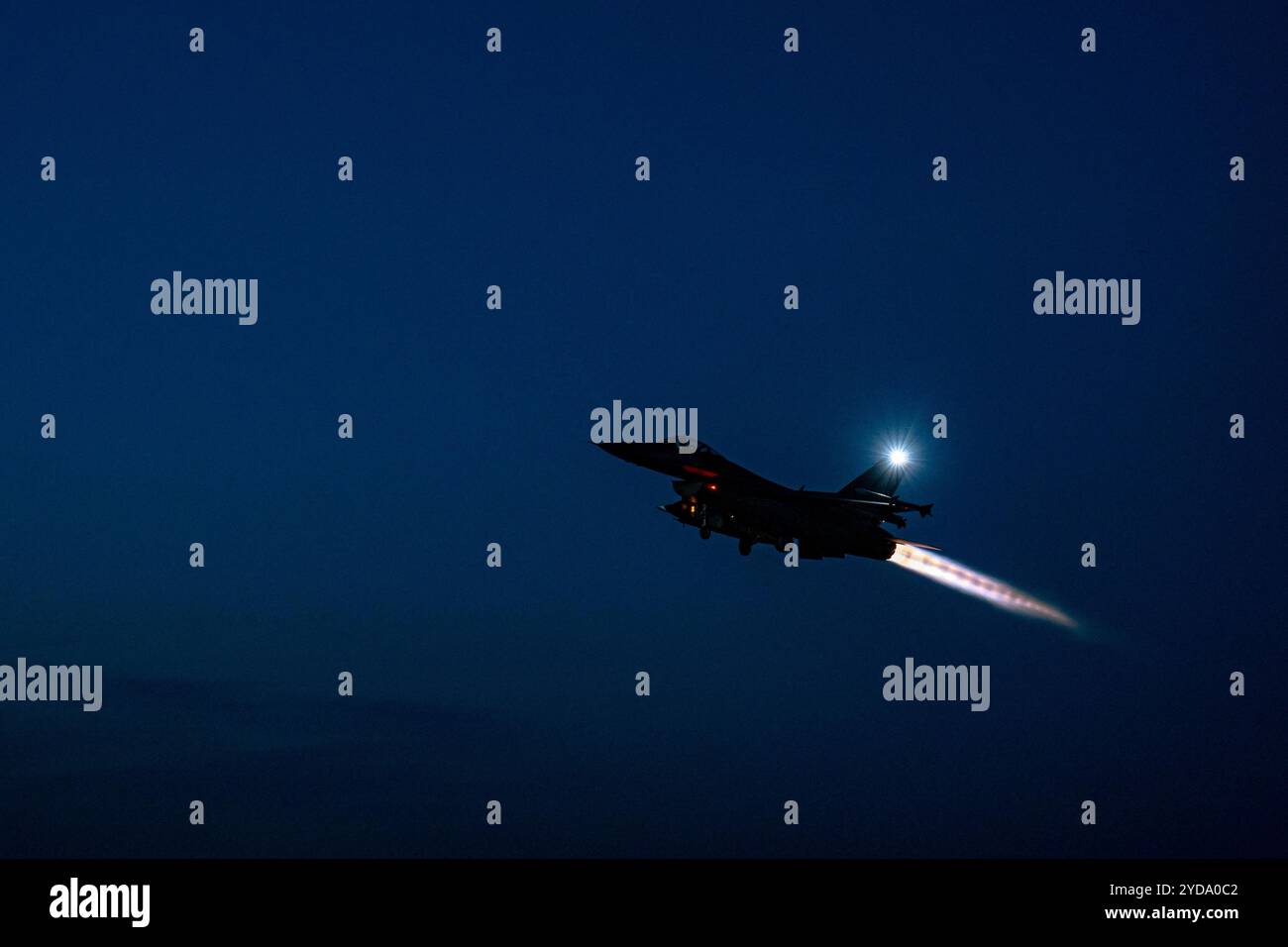 A 114th Fighter Wing F-16 Fighting Falcon takes off at Joe Foss Field ...