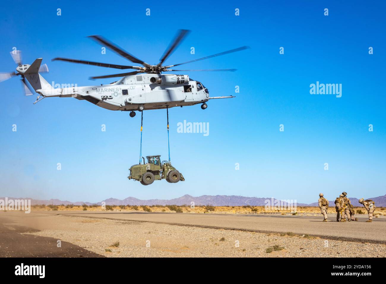 Operational lift hi-res stock photography and images - Alamy