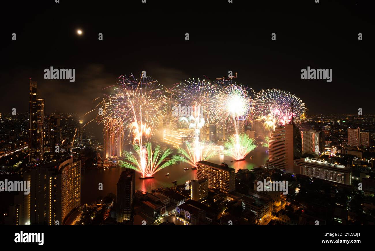 Spectacular fireworks display along the River Stock Photo - Alamy