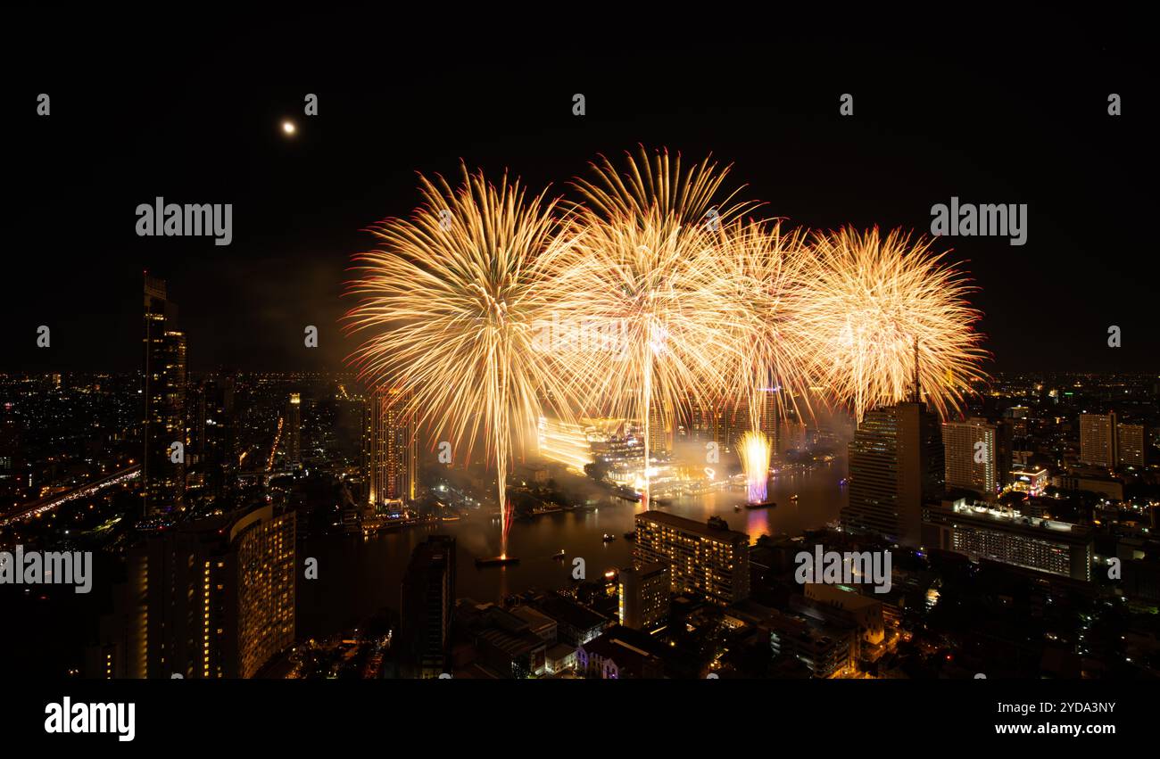 Spectacular fireworks display along the River Stock Photo - Alamy