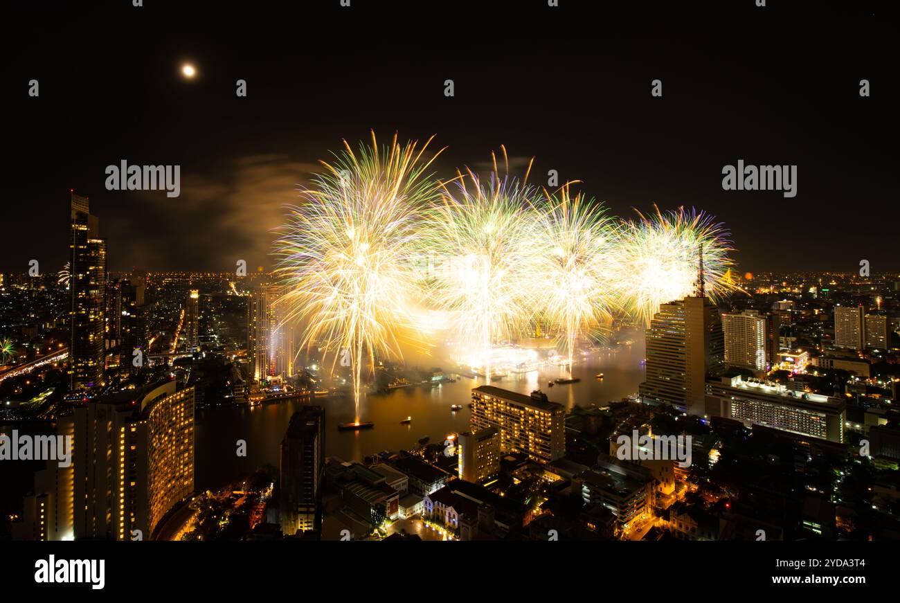Spectacular fireworks display along the River Stock Photo - Alamy