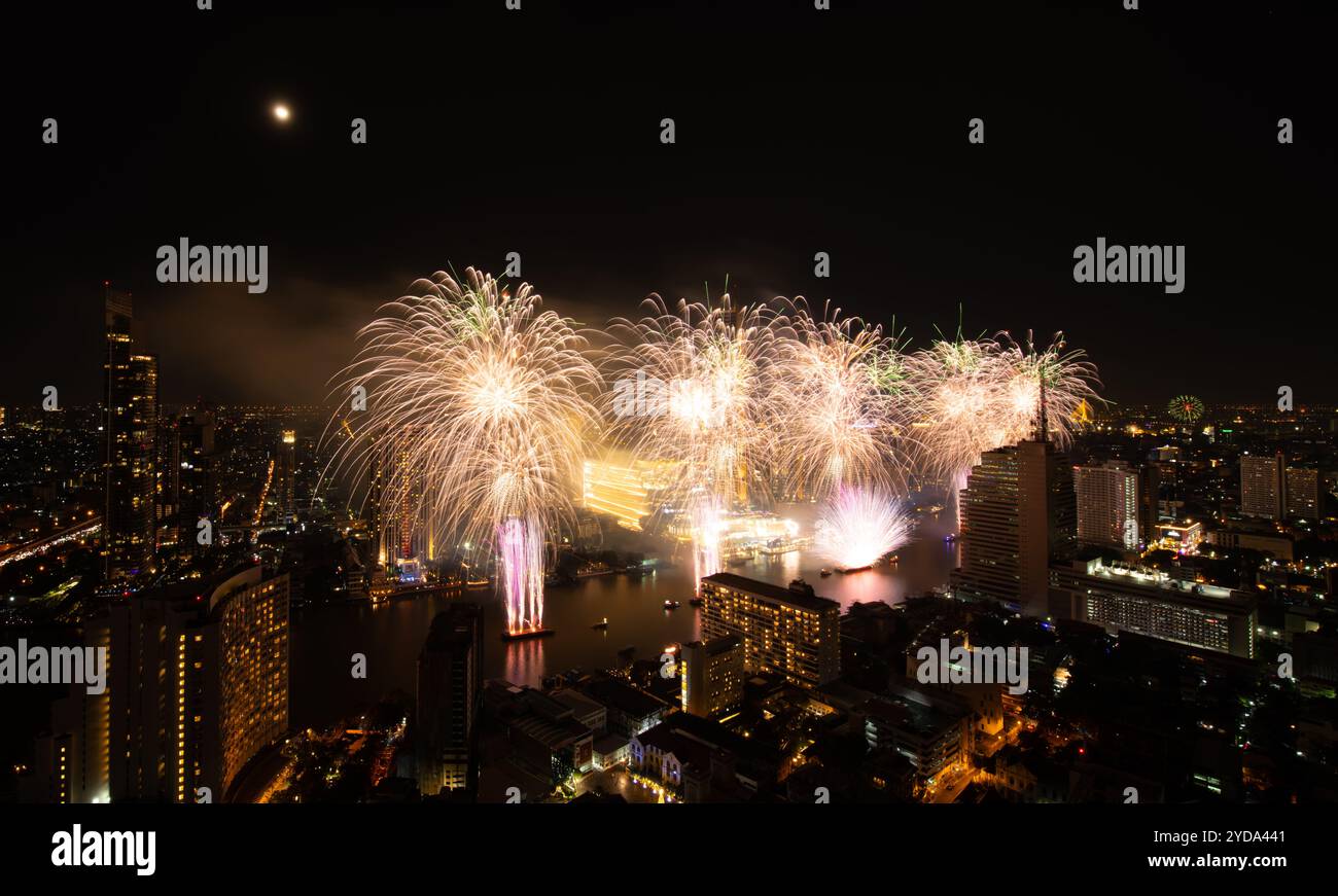 Spectacular fireworks display along the River Stock Photo - Alamy